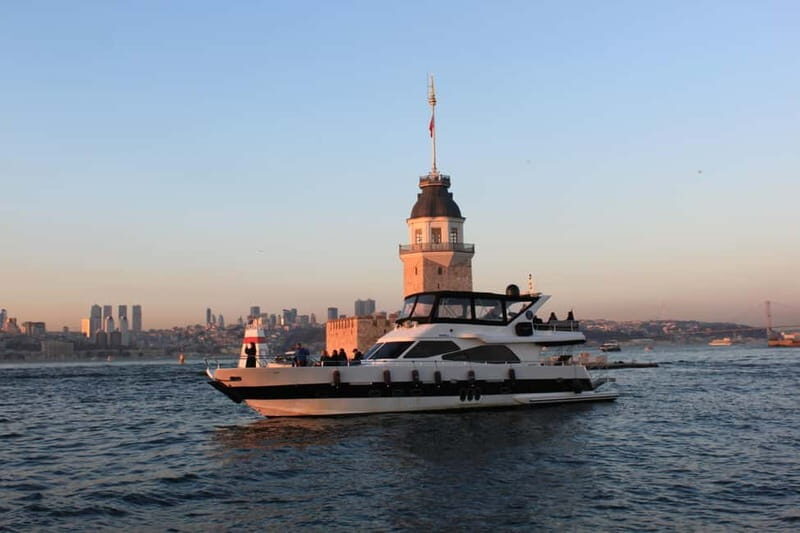 Istanbul: Bosphorus Sunset or Night Yacht Cruise & Transfers - An Overview of the Bosphorus Yacht Cruise Experience