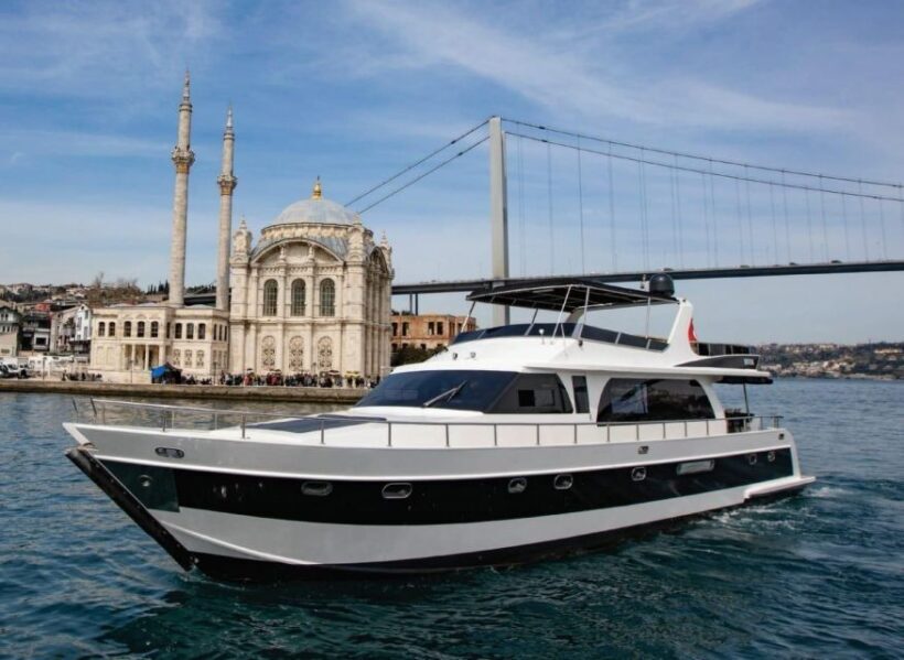 Istanbul: Bosphorus Sunset or Night Yacht Cruise & Transfers - Comfort, Group Size, and Transportation