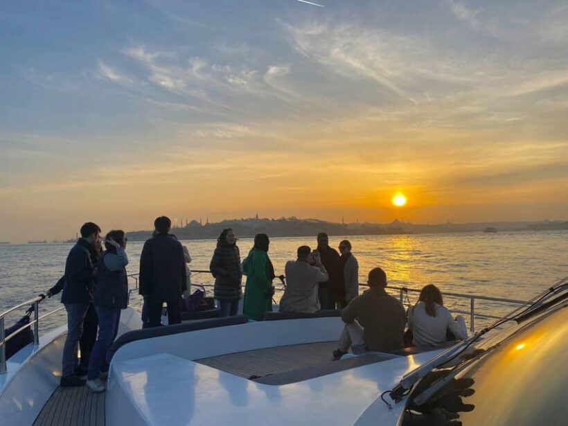 Istanbul: Bosphorus Sunset Yacht Cruise with Live Guide - What Youll See and Experience