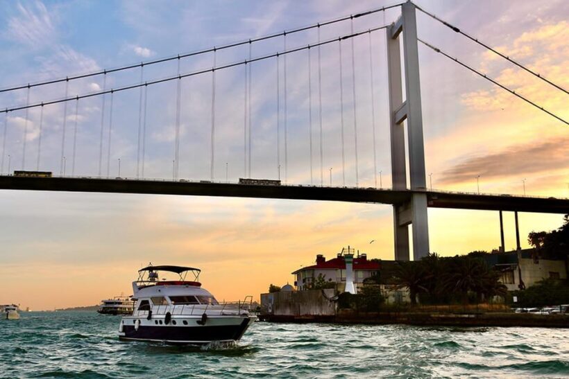 Istanbul: Bosphorus Yacht Cruise at Sunset with Snacks - Who Will Love This Tour?