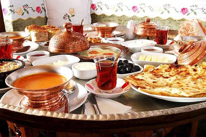 Istanbul by Night: Dining Out in a Turkish Way - Personalized Attention and Feedback