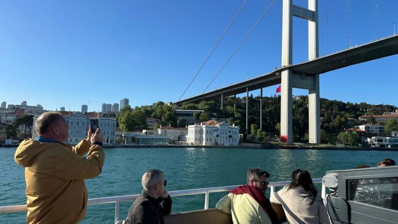 Istanbul: Daytime or Sunset Sightseeing Cruise & Audio Guide - The Meal Options and Upgrades
