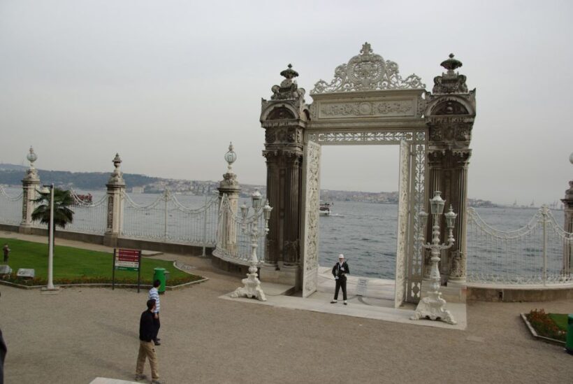 Istanbul: Dolmabahce Palace and Grand Bazaar Tour - The Sum Up