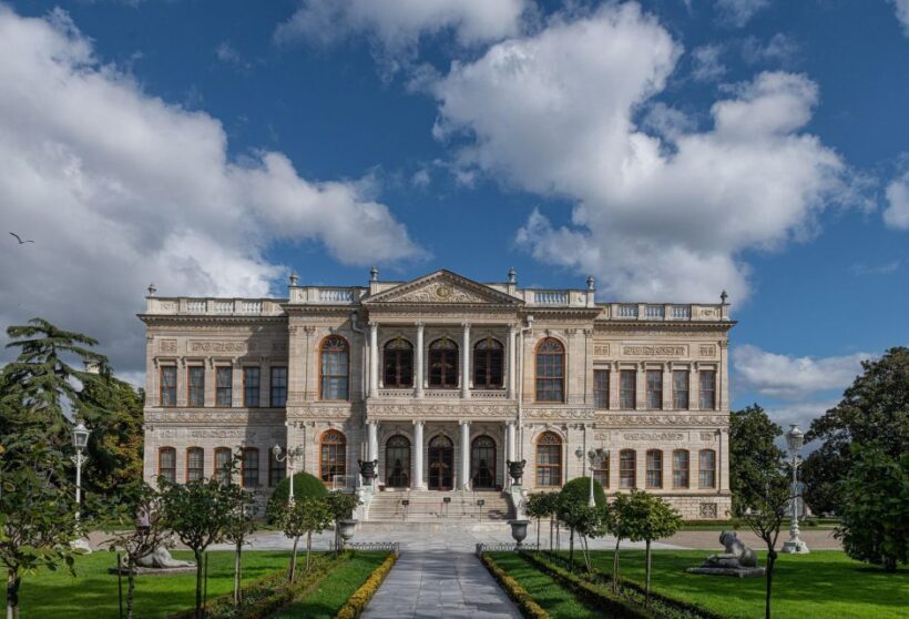 Istanbul: Dolmabahce Palace Tour and Bosphorus Yacht Cruise - Itinerary Breakdown: What You’ll See and Experience