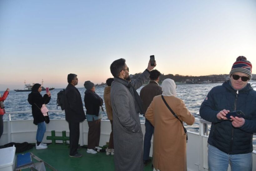 Istanbul: Explore Bosphorous on a Sunset Boat Cruise - What Past Travelers Say