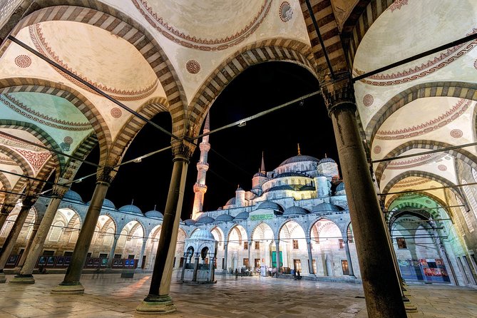 Istanbul: Hagia Sophia, Blue Mosque and Grand Bazaar Tour - Discovering the Depths of the Basilica Cistern