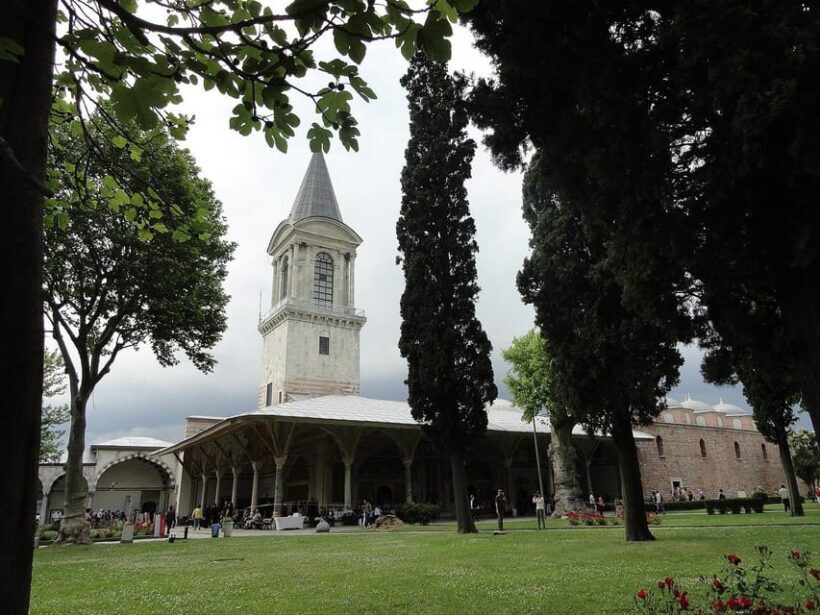 Istanbul: Hagia Sophia & Topkapi Palace Combo Ticket - Who Should Consider This Experience?