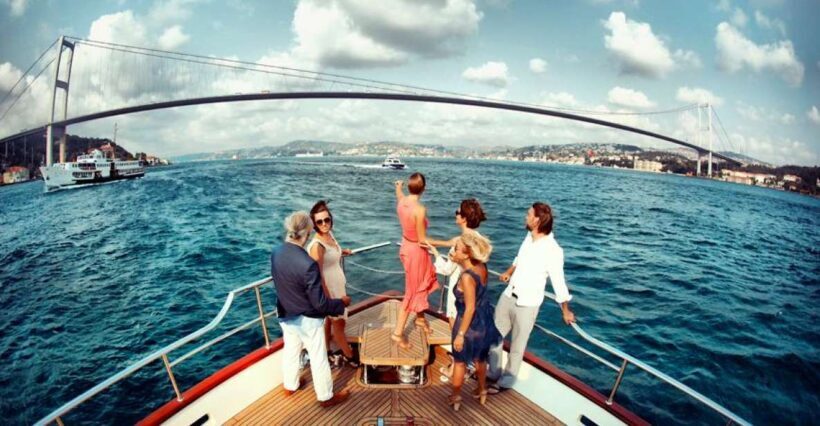 Istanbul: Half-Day Cruise and Cable Car to Pierre Loti Hill - Key Points