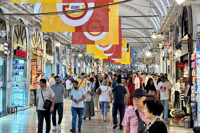 Istanbul Old City: Basilica Cistern - Blue Mosque - Grand Bazaar - Grand Bazaar: Vibrant Marketplace
