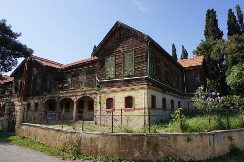 Istanbul Princes island Tour visiting 2 island - Key Points