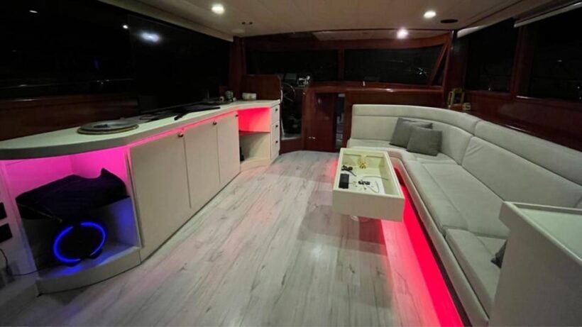 Istanbul: Private Bosphorus Tour On Luxury Yacht Eco#2 - Key Points