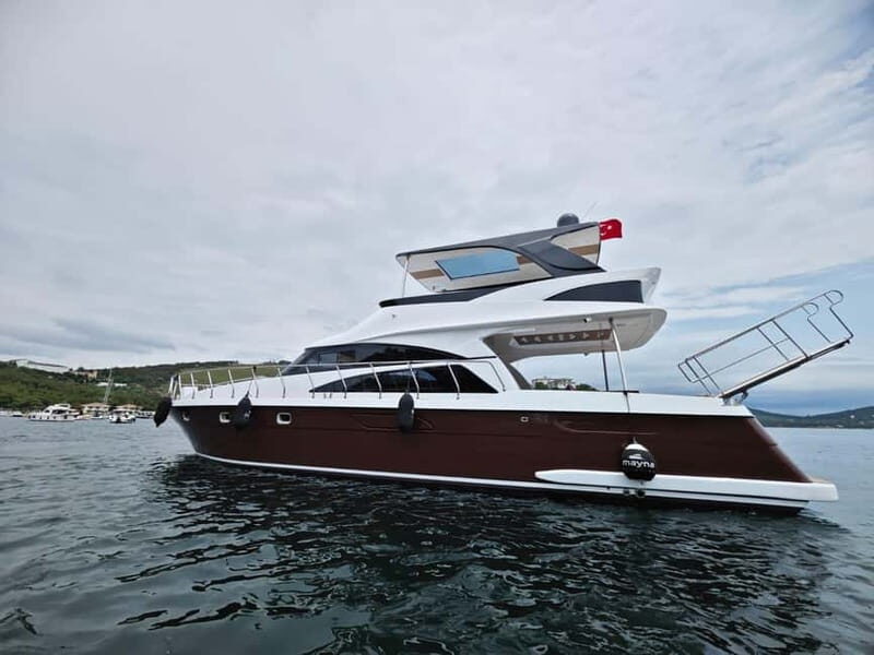 Istanbul: Private Bosphorus Yacht with Tour Guide and Snacks - Key Points
