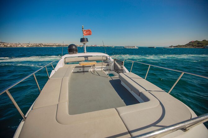 Istanbul Private Luxury Yacht on Bosphorus 14 mt 46feet - Key Points