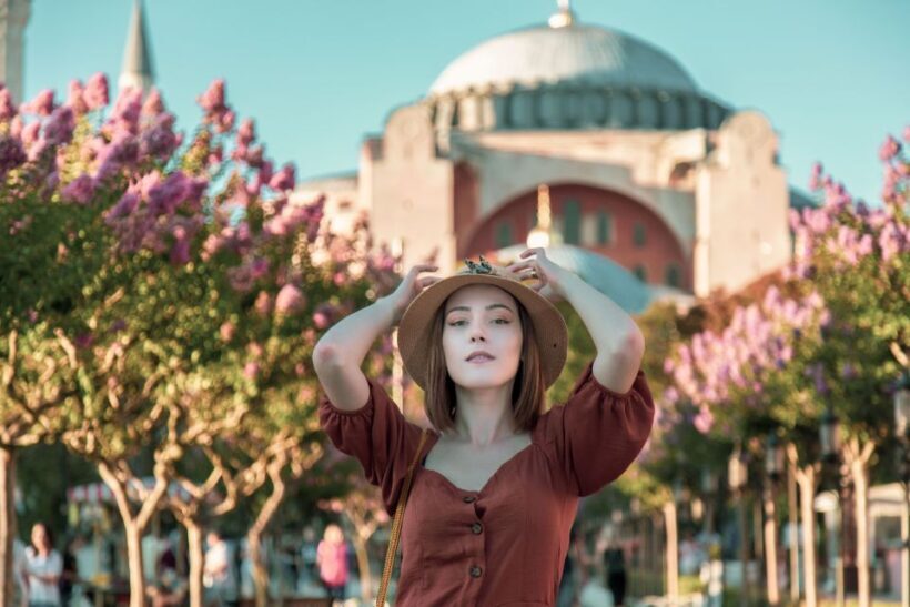 Istanbul: Private photoshoot at Hagia Sophia&Blue Mosque - The Real Experience: Authenticity and Expertise