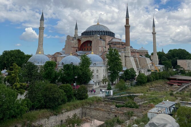 Istanbul Private Walking Highlights Tour - Exploring Hagia Sophia