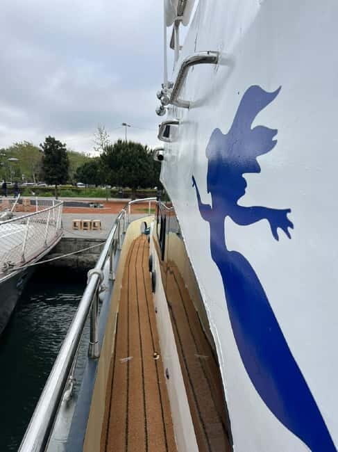 Istanbul: Sunset Bosphorus Yacht Cruise with A break on Asia - Practical Tips for Your Cruise