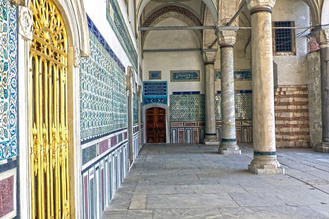 Istanbul: Topkapi Palace Guided Tour and Skip The Line - Meeting Point and End Point