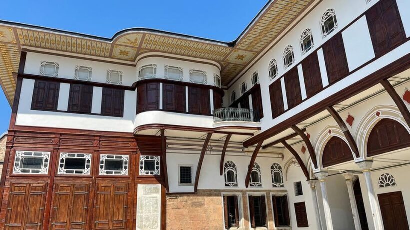 Istanbul: Topkapi Palace & Harem Museum Ticket & Audio Guide - Authenticity and Engagement