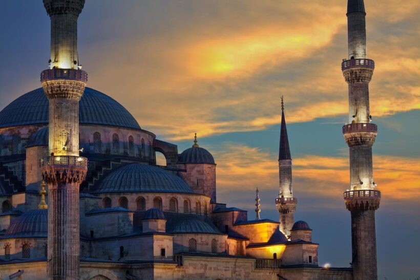 Istanbul: Tour of Hagia Sophia and Blue Mosque By Night - The Experience in Detail
