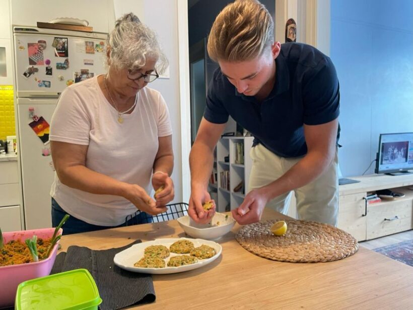 Istanbul: Vegan/Vegetarian Cooking Class with Locals at Home - The Sum Up
