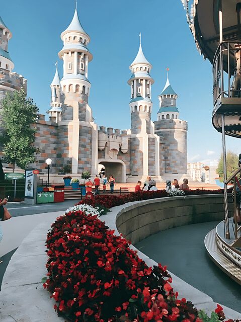 Istanbul: Vialand Lunapark Transfer w/ Optional Tour Guide - FAQ