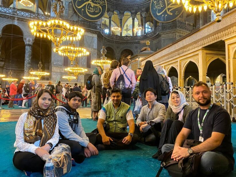 Istanbul Walking Tour: Mosques, Palace, Cistern with Lunch - Key Points