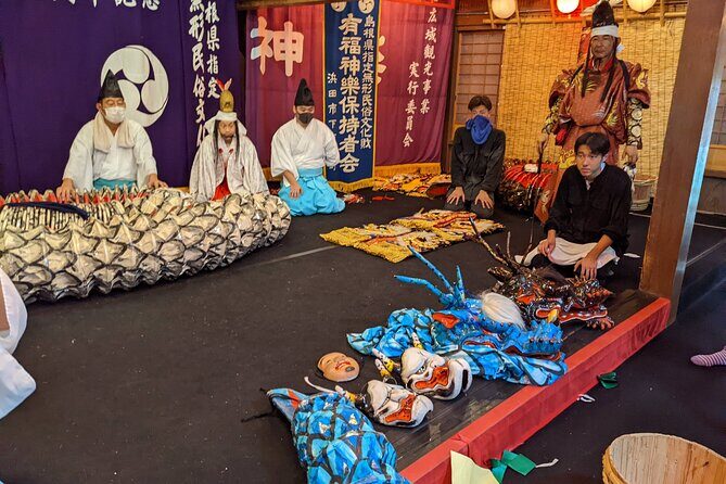 Iwami Kagura Viewing and Mini-experience - An In-Depth Look at the Iwami Kagura Experience