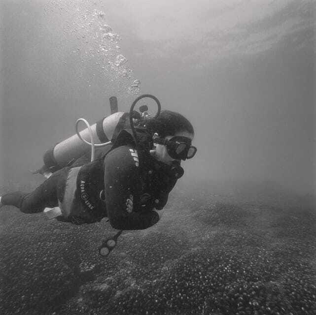 Ixtapa: Nighttime Underwater Exploration at Piedra Solitaria - A Closer Look at the Nighttime Underwater Adventure