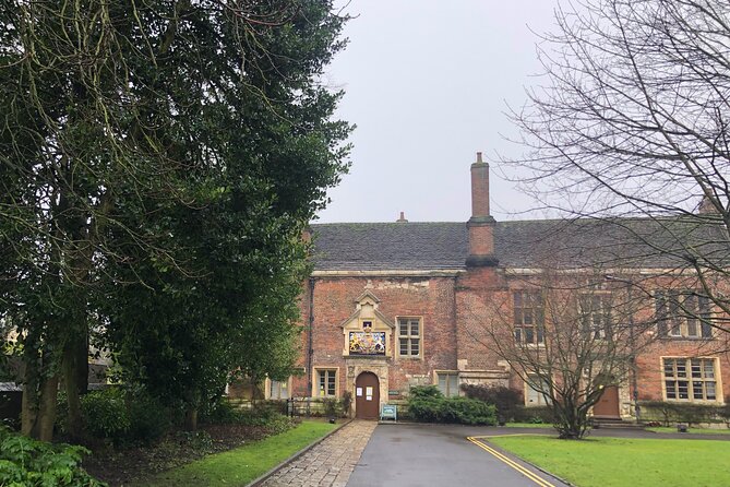 J & M York City Walking Tours - Guided by Knowledge and Enthusiasm