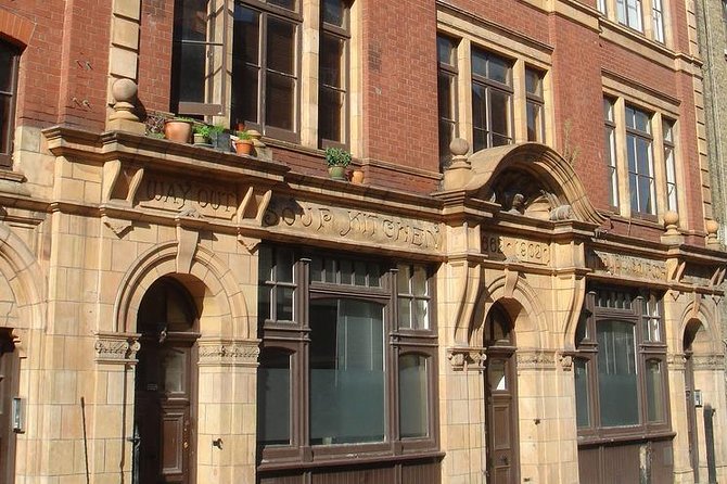 Jack the Ripper Mystery Walks - Meeting and Pickup