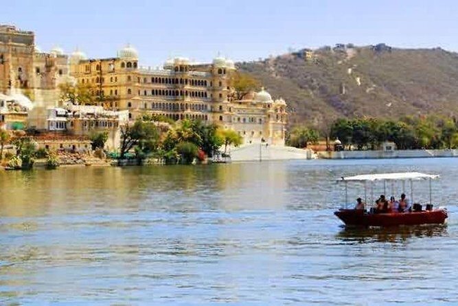 Jagmandir Island And Sunset Boat Ride On Lake Pichola, Udaipur Without Guide - Key Points