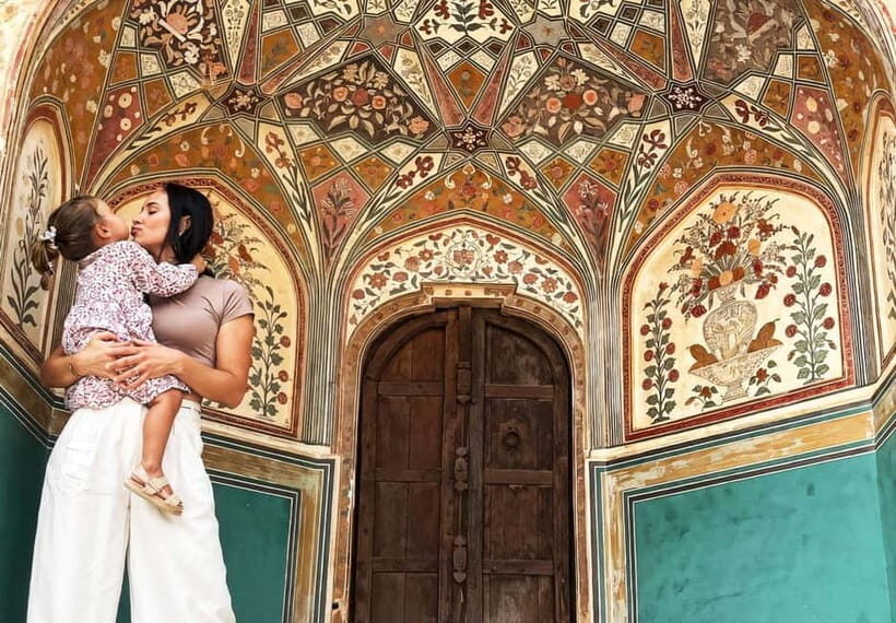 Jaipur: Amber Fort Guided Tour with Skip-the-Line Tickets - What to Expect Inside Amber Fort