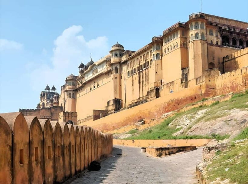 Jaipur: Amber Fort Heritage Walking Tour with Guide - Royal Residences and Hidden Passages
