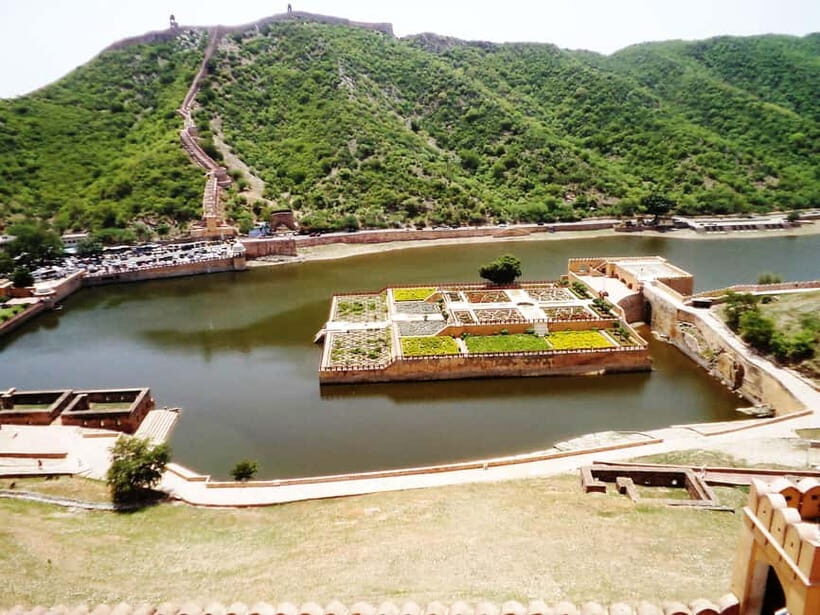 Jaipur: Amber Fort Heritage Walking Tour with Guide - Artistic and Botanical Highlights