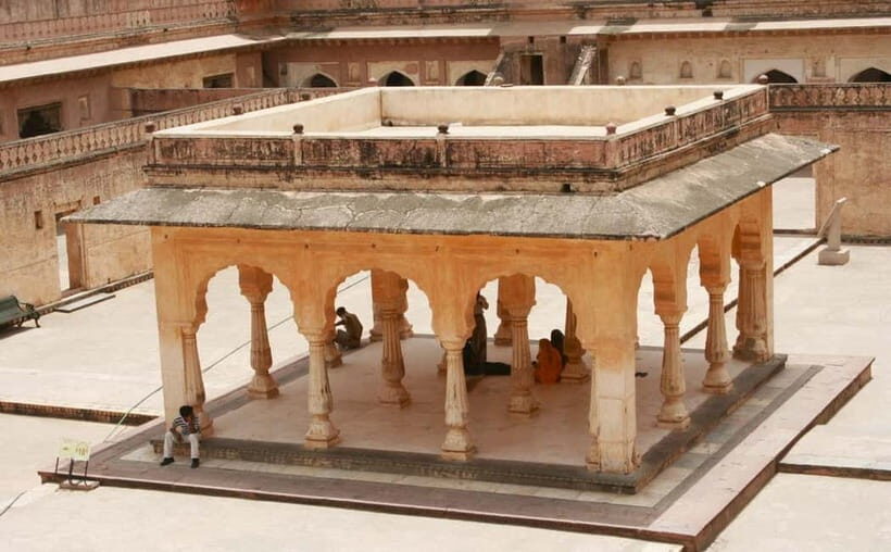 Jaipur: Amber Fort Heritage Walking Tour with Guide - Panoramic Views and Photos