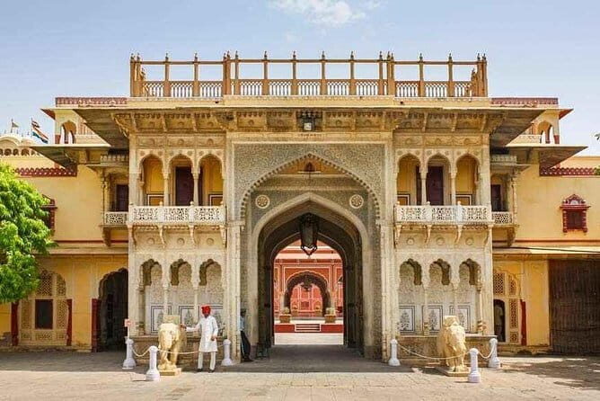 Jaipur City Palace,Hawa Mahal and Jantar Mantar Private Tour - A Closer Look at the Itinerary