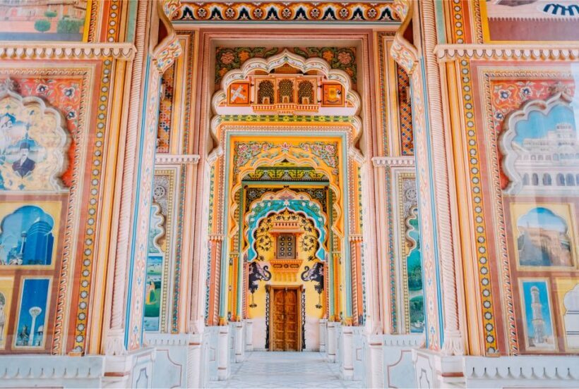 Jaipur City Tour: City Palace, Jantar, Hawa & Jal Mahal - Deep Dive into Each Site