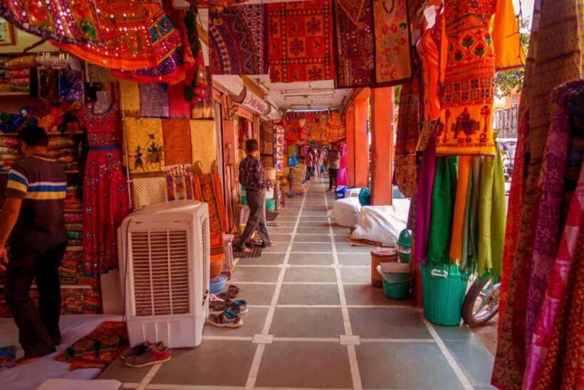 Jaipur: Half-Day Heritage Walking Tour with Local Market - Exploring Jaipur’s Heritage on Foot