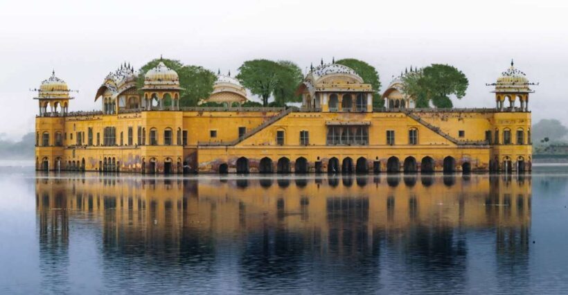 Jaipur Half-Day Tour Amer Fort, Jal Mahal & hawa mahal. - Introduction