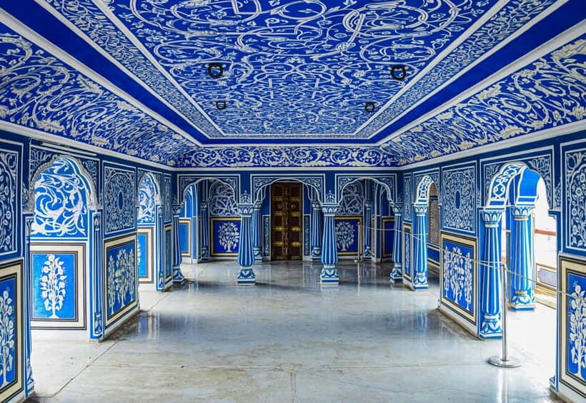 Jaipur Highlights: Amber Fort, City Palace, Jantar Mantar - Key Points