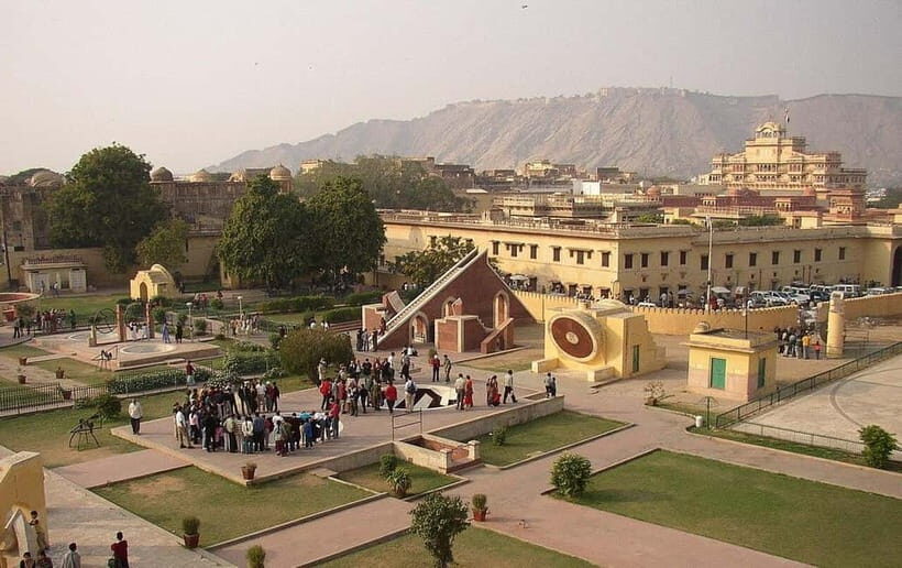 Jaipur: Jantar Mantar Walking Tour with Guide - Introduction: An Unusual but Fascinating Jaipur Attraction