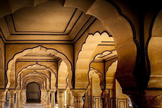 Jaipur: Tour the Magnificent Amber Fort with Private Transfer - Key Points