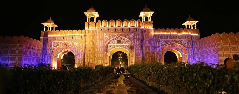 Jaipur: Wedding Outfit Shopping Tour with Local Guy - Key Points