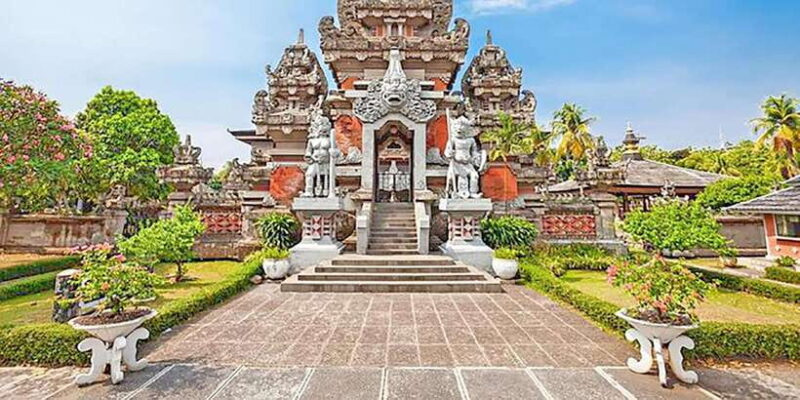 Jakarta : Beautiful Miniature Glorious Park of Indonesia - Key Points