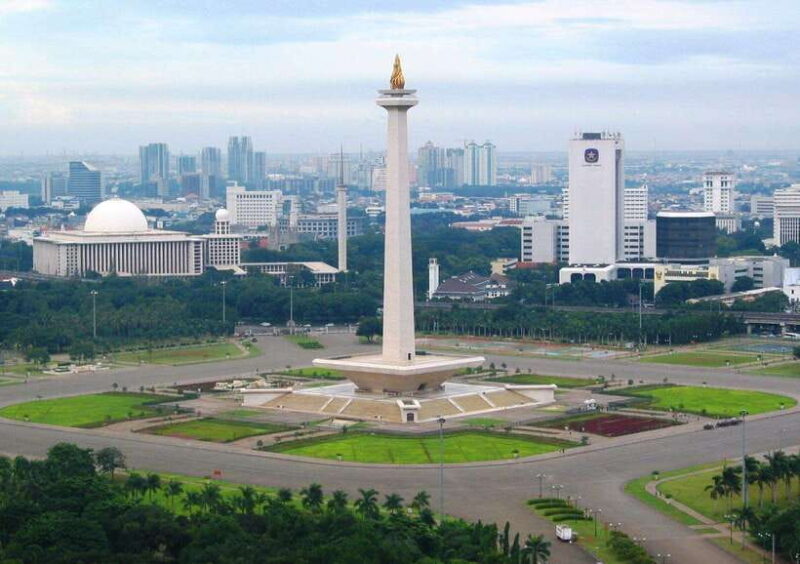 Jakarta Landmark Tour with Batik Workshop - FAQs