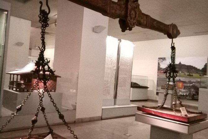 Jakarta Little Amsterdam Tour (RECOMMENDED) - Stop 1: The New Plan – Southeast Asia’s Largest Mosque and Catedral Church