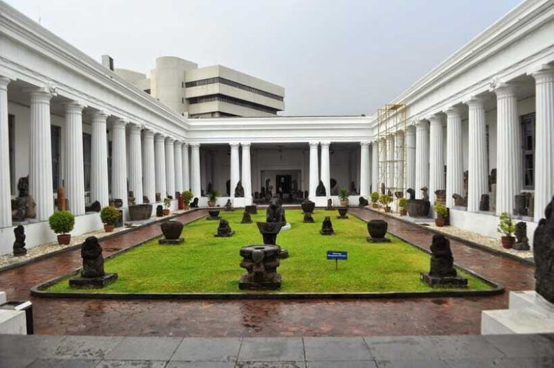 JAKARTA : MAKE YOUR CUSTOMIZED DAY TOURS WITH CAR DRIVER - Deep Dive: The Experience in Practice