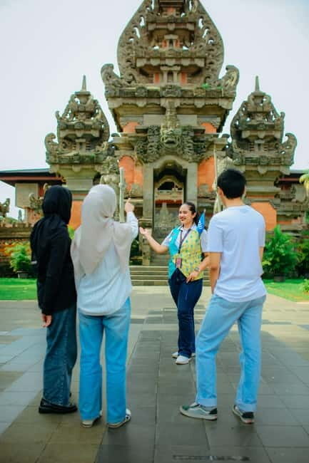 Jakarta: Mini Indonesia Cultural Park & Museums Walking Tour - Discovering Taman Mini Indonesia Indah: What to Expect