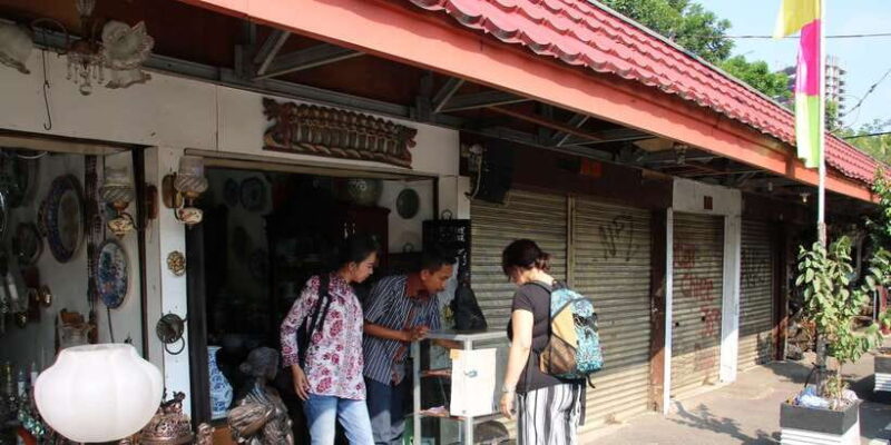 Jakarta Night Life Tour with highlight and food tour - Key Points