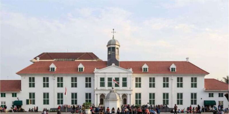 Jakarta Port: Private Guided City Highlights Shore Excursion - Who Should Consider This Tour?